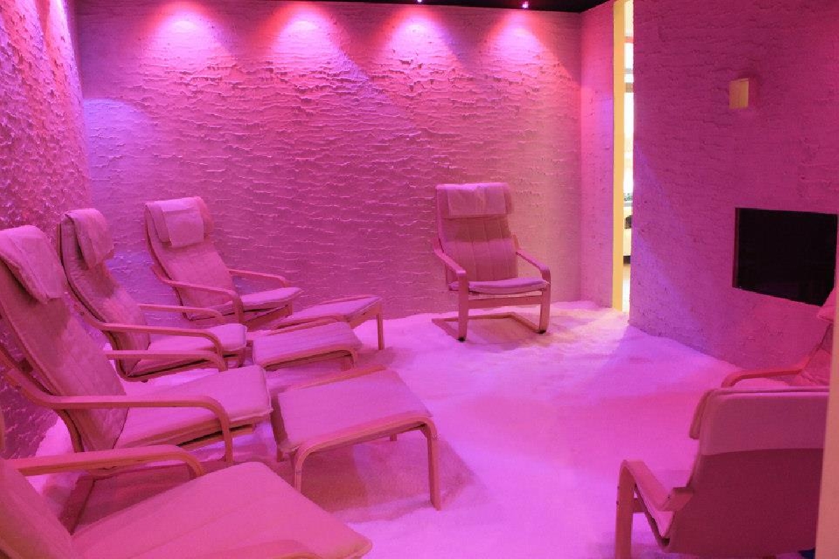 Yoga nella stanza del sale con A due passi dal mare - EquoTube